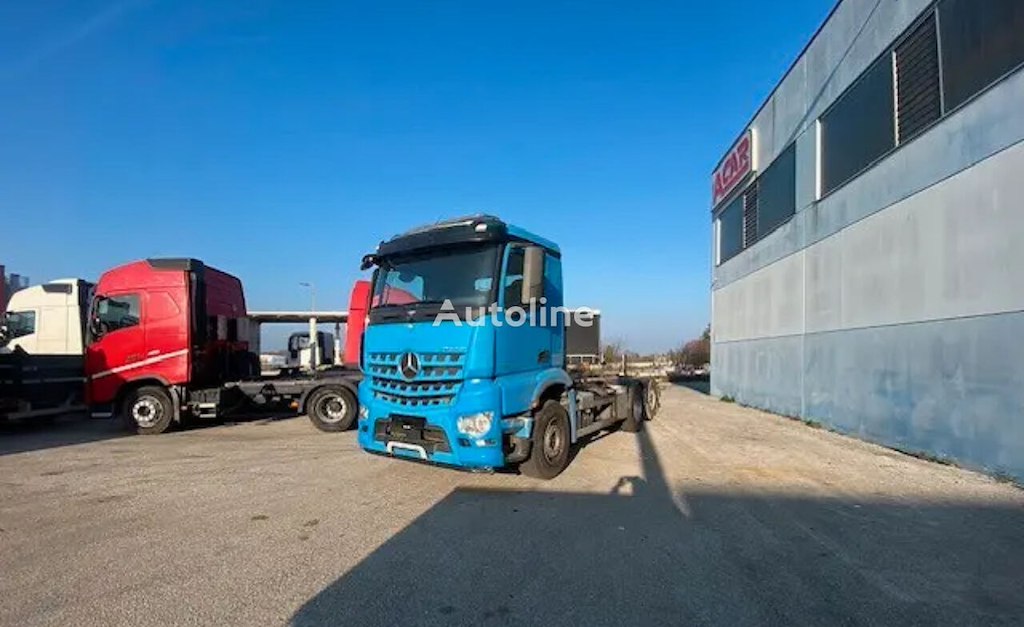 Mercedes-Benz Arocs 2551 kamion rol kiper