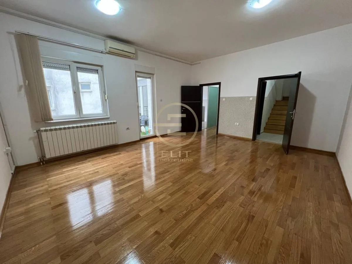 Izdavanje, poslovni prostor, 123m2, Bulevar Evrope, Novi Sad, Novi Sad