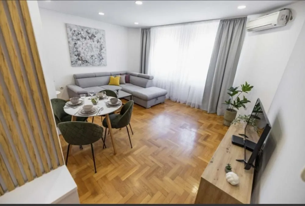 Izdavanje, dvosoban stan, 52m2, Centar, Novi Sad