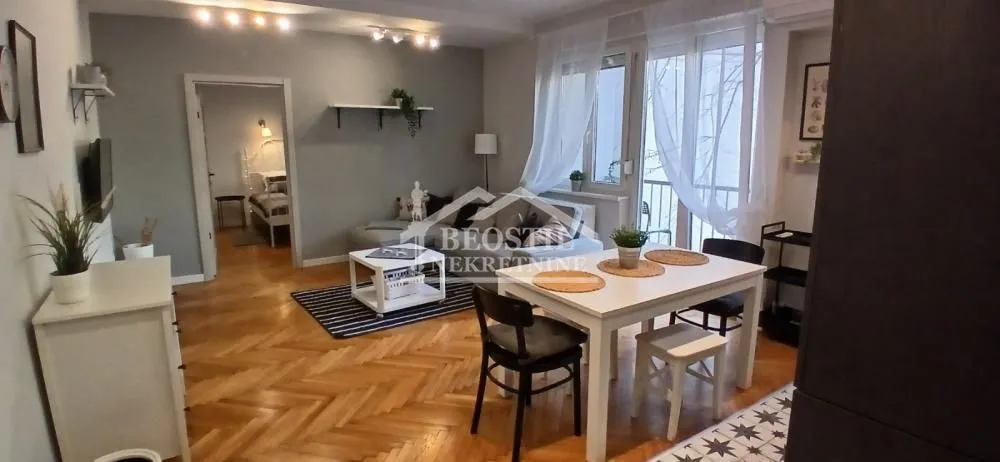 Izdavanje, dvosoban stan, 52m2, Stari Grad, Beograd