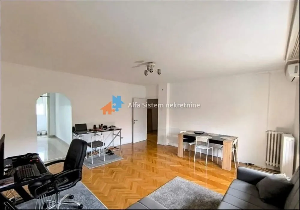 Izdavanje, dvosoban stan, 95m2, Stari Grad, Beograd