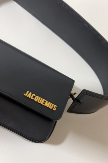 Jacquemus Le Carinu ORIGINAL