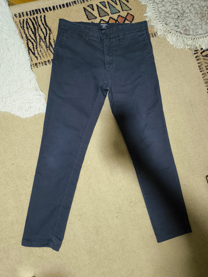 Carhartt pantalone 32 kao nove