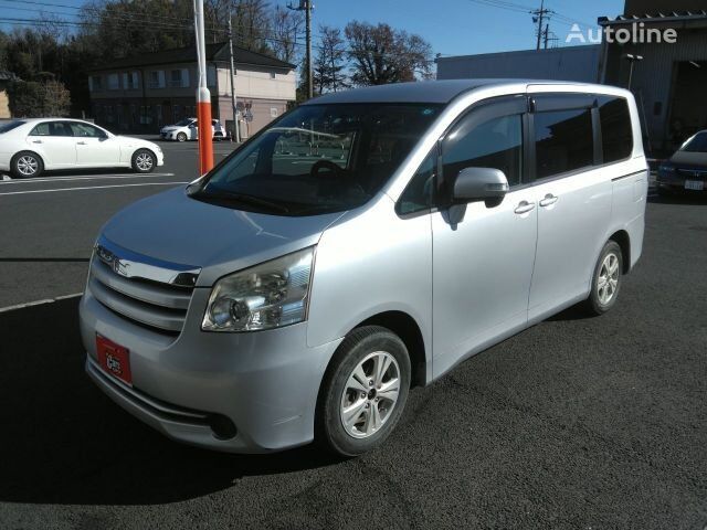 Toyota NOAH minivan