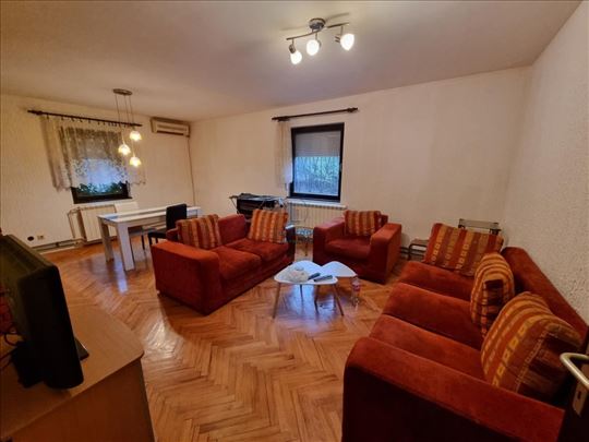 Medak padina, Vladimira Mitrovića, 100m2