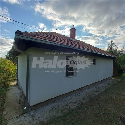 Uknjižena kuća i plac na prodaju - Grocka (mesto)