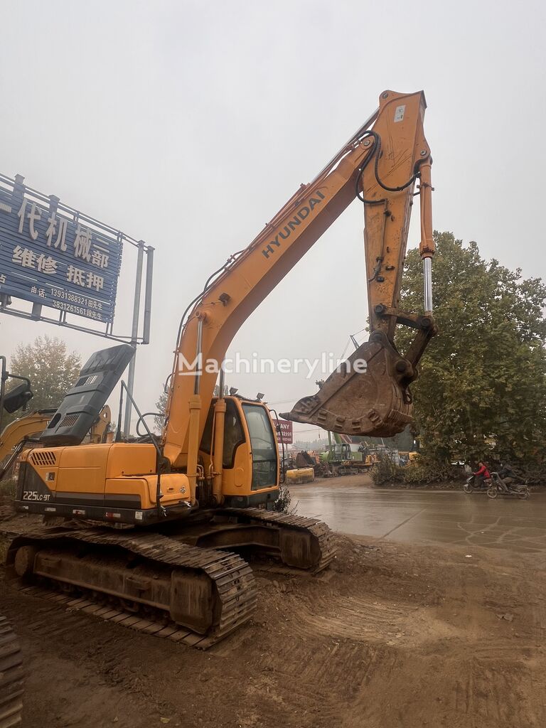 Hyundai R220LC-9S bager guseničar