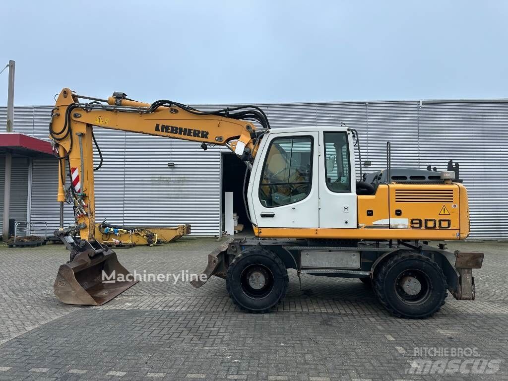 Liebherr A 900 C Litronic bager točkaš