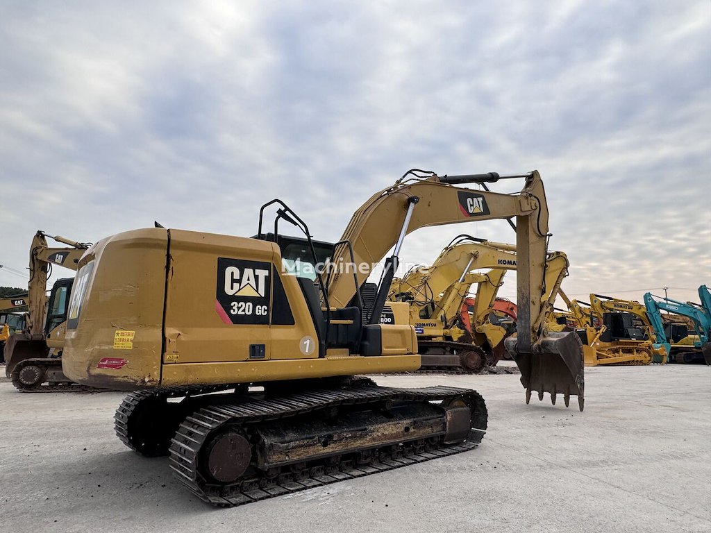 Caterpillar 320GC bager guseničar