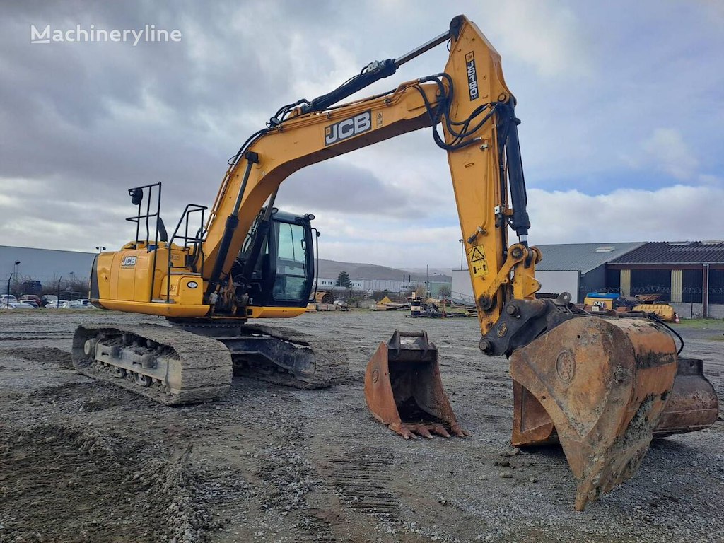 JCB JS180LC bager guseničar