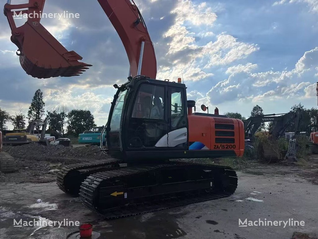 Hitachi ZX200 bager guseničar