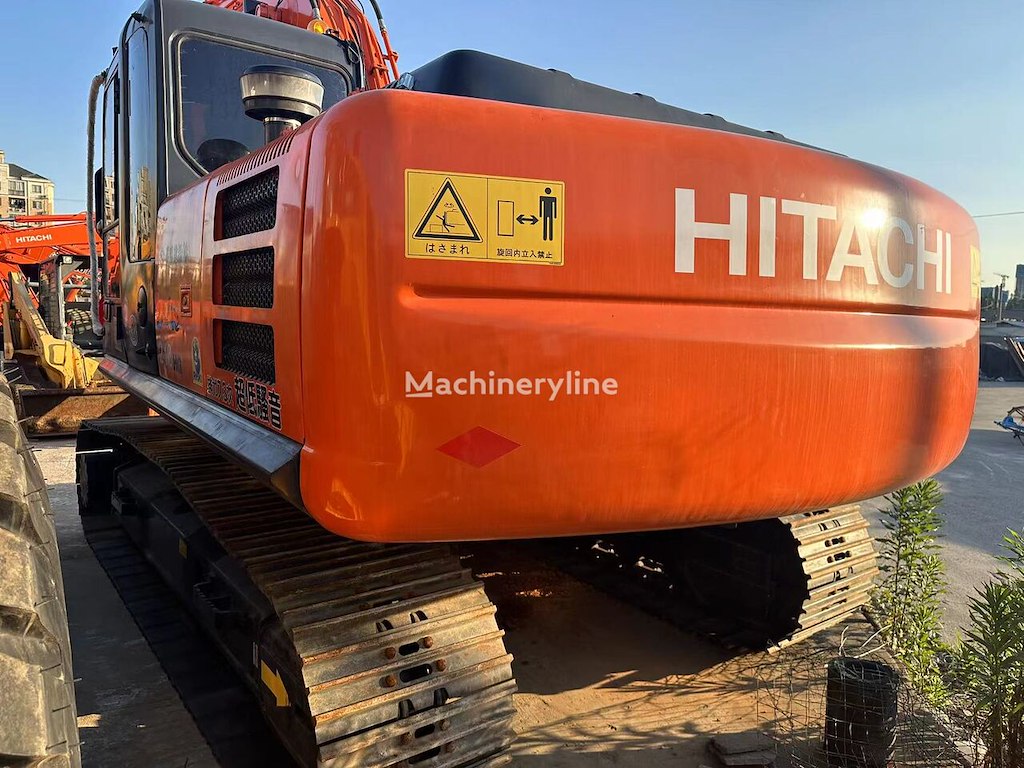 Hitachi ZX210-3G bager guseničar