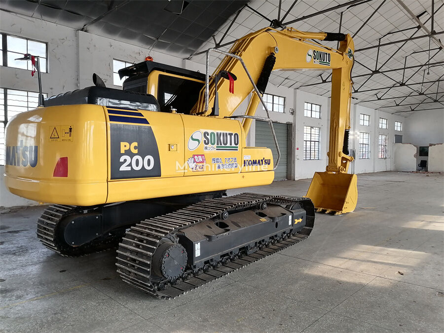 Komatsu PC200-8N bager guseničar