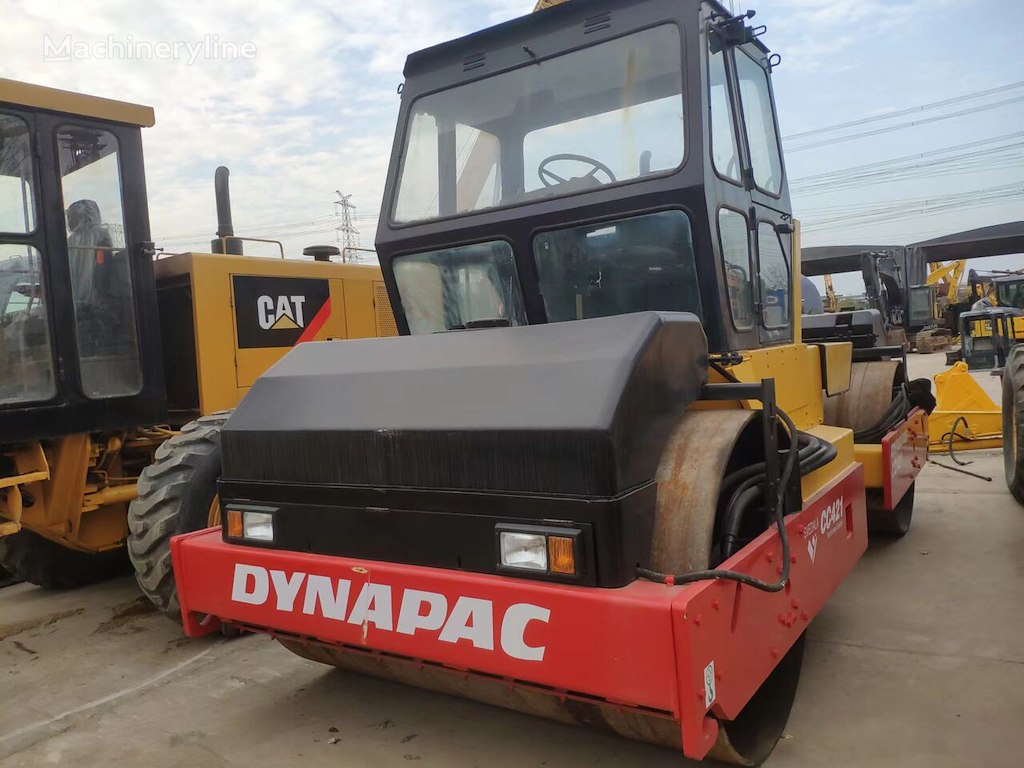 Dynapac CC421 valjak za asfalt