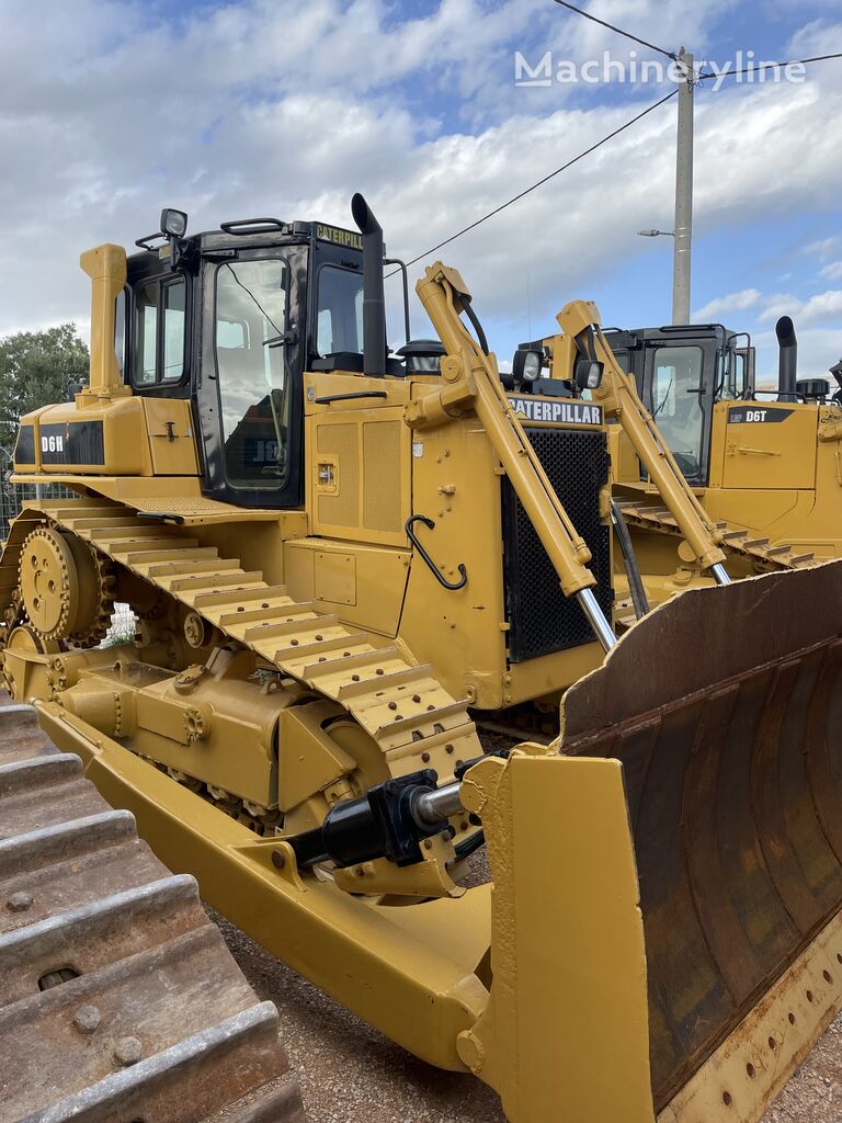 Caterpillar D6H buldožer