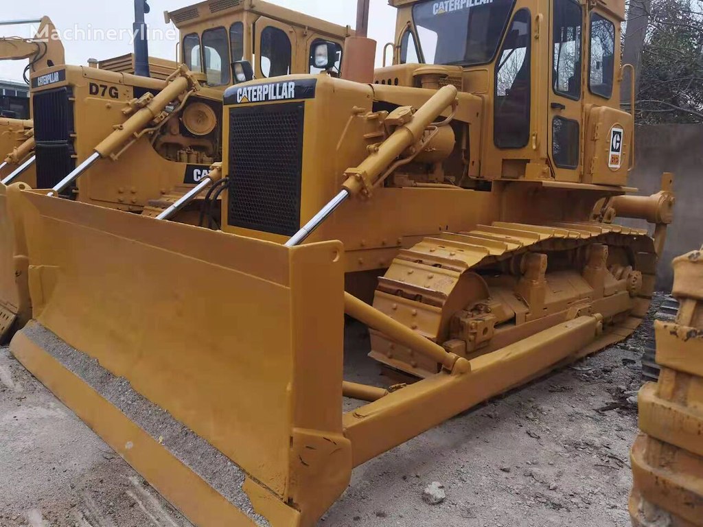 Caterpillar d6d buldožer