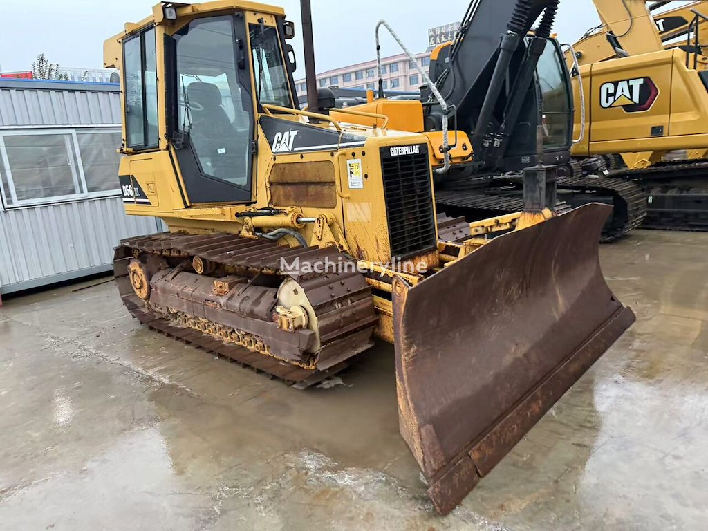 Caterpillar D5G buldožer