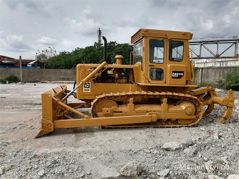 Caterpillar D6D buldožer