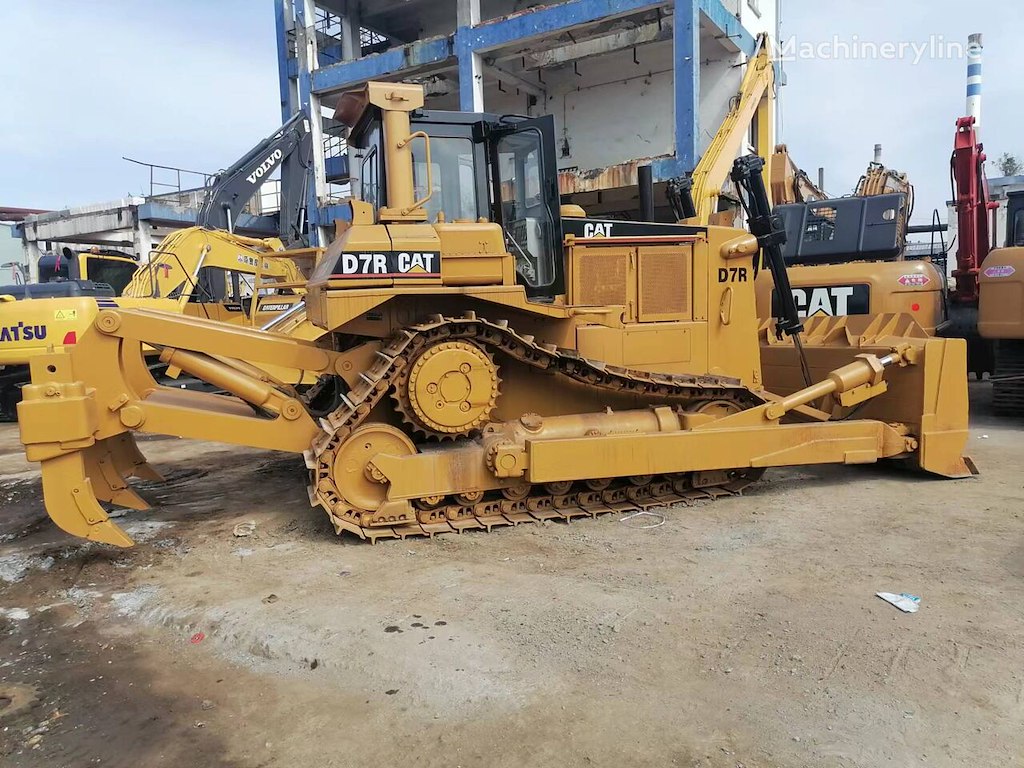 Caterpillar D7R buldožer