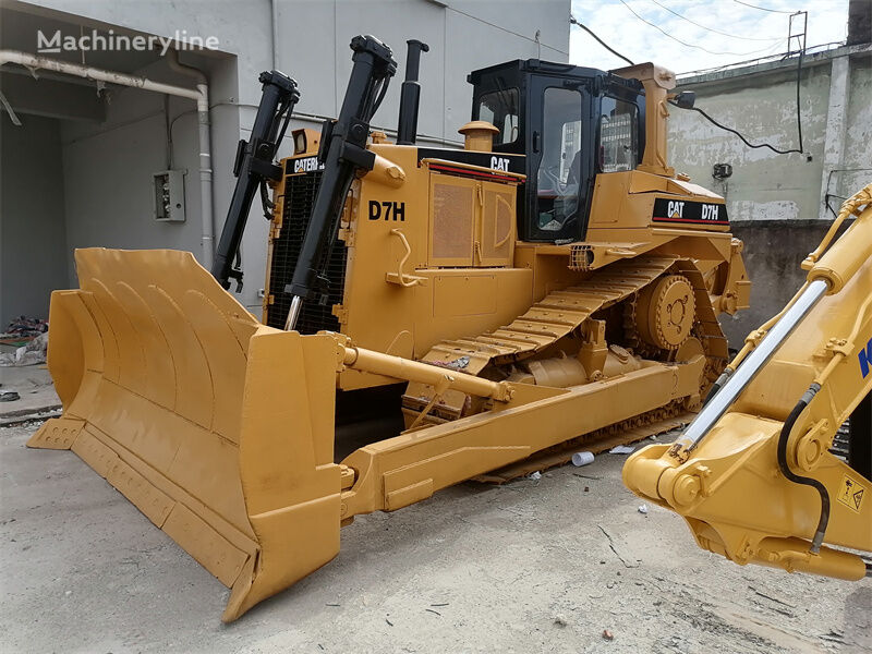 Caterpillar D7H buldožer