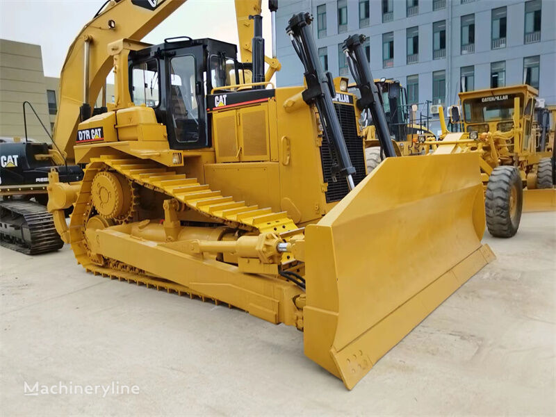 Caterpillar D7R buldožer