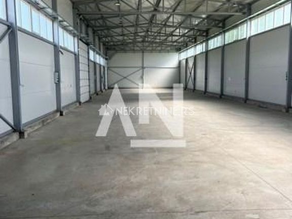 Batajnica, hala za izdavanje, 300m2 ID#58562