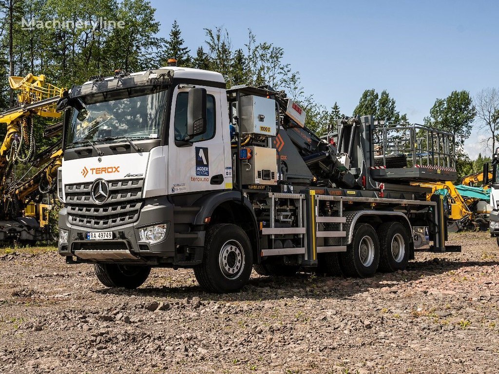 Prodaje se Mercedes-Benz AROCS 2842 m/ A-Lift 1000 13 meter høyde og 1000 kg Reco-drive auto dizalicu s korpom na aukciji