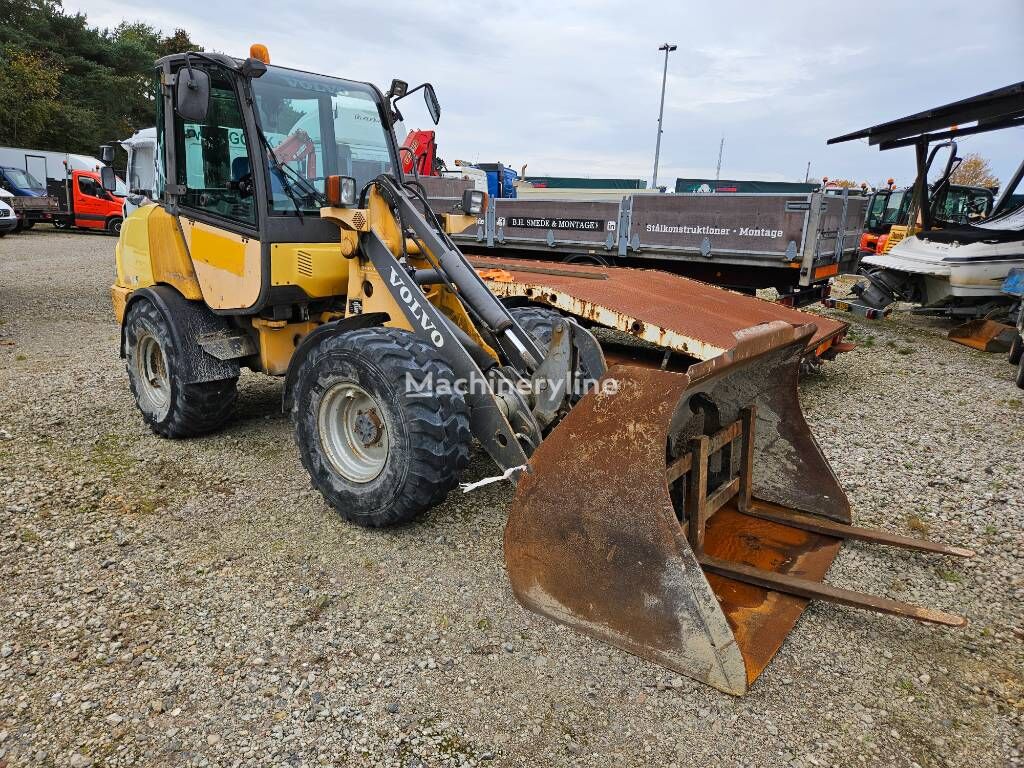 Volvo L 20 B - P//Forks + Bucket // prednji utovarivač