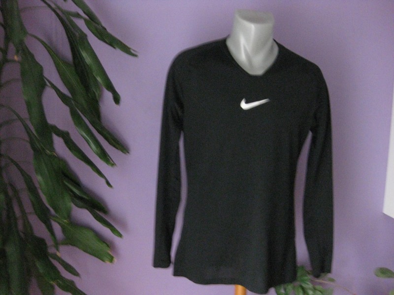 nike CRNI SPORTSKI DUKSIC....M