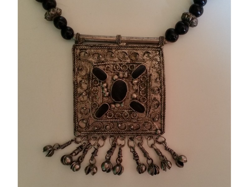 Tribal ogrlica i antikvarna narukvica