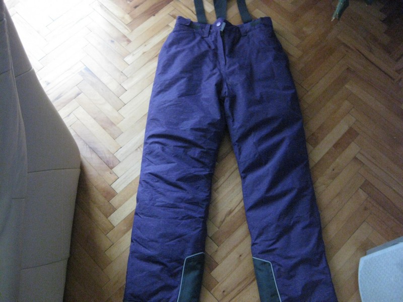 NEPROMOCIVE SKI PANTALONE 152-uzrast 11-12g