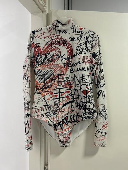 Burberry Graffiti Print - nov bodi