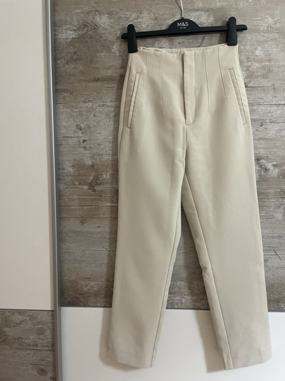 Stradivarius elegantne pantalone vel.XS