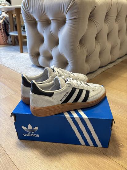 Adidas spezial NOVE