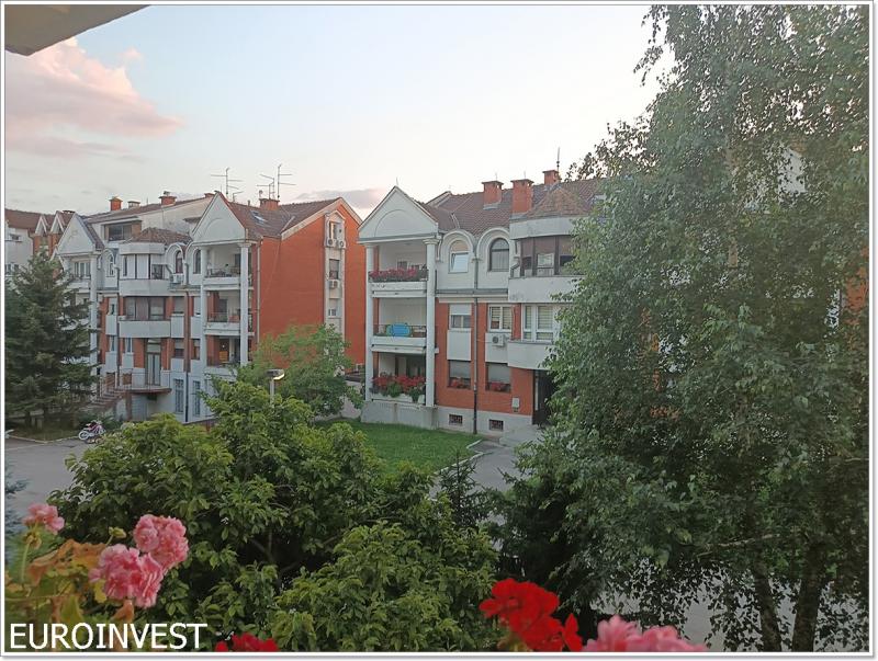 NAJLEPŠI DEO NASELJA, UKNJIŽEN, ODLIČNE ZGRADE ID#1581 240.000 €