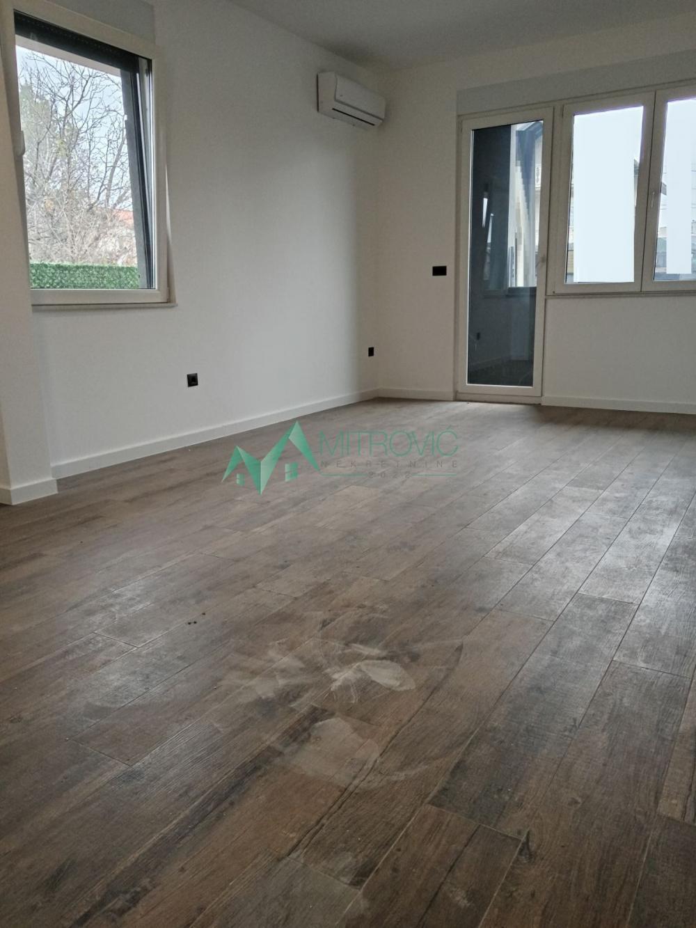 Četvorosoban stan na prodaju, 71m2, 153.570€