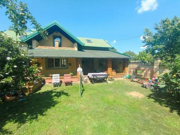 Bački Jarak, Kuća na prodaju, 166m2, 159.650€