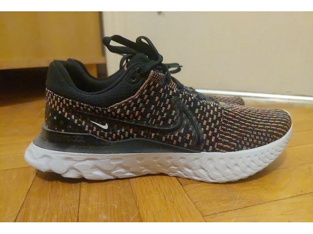 Nike patike za trcanje React Infinity Run Flyknit