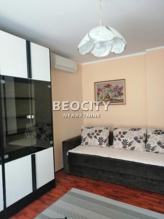 Novi Sad, Bulevar Oslobođenja, Kralja Petra I, 1. 0, 40m2, 400EUR