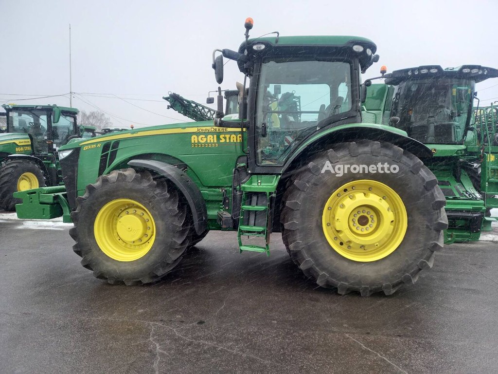 John Deere 8335 R traktor točkaš