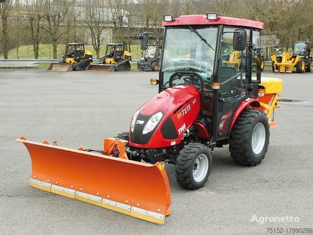 TYM T273 HST mit Winterausrüstung mini traktor