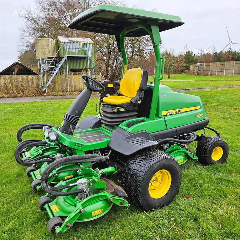 Prodaje se John Deere 8800A traktor kosilica na aukciji