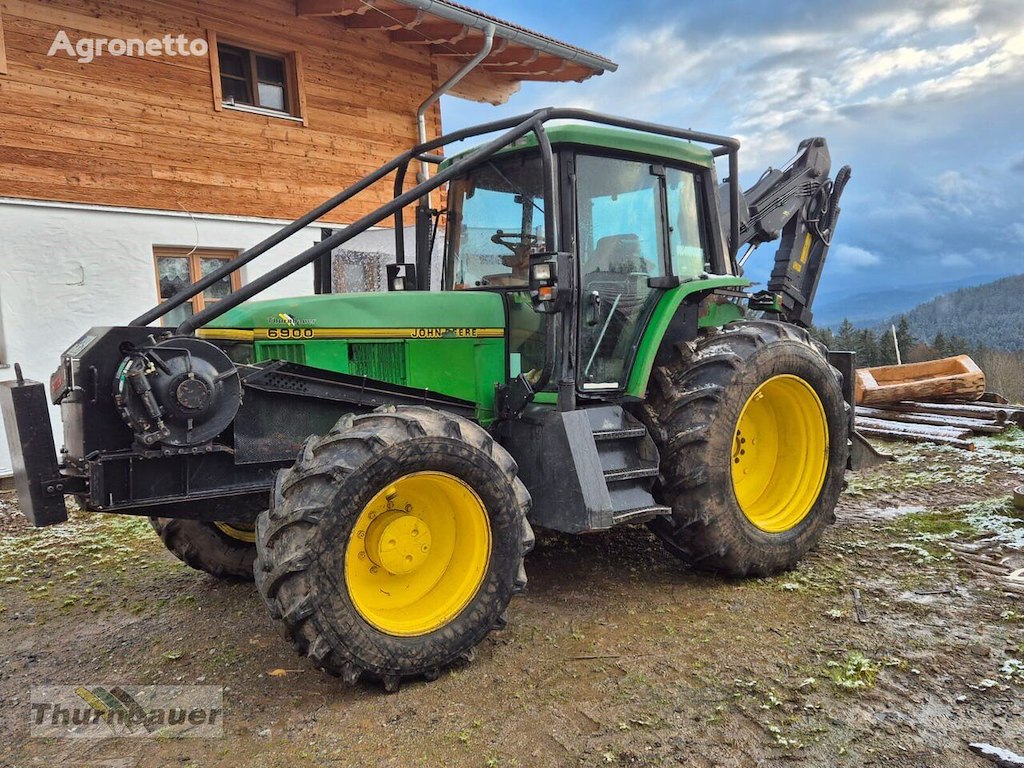 John Deere 6900 šumarski traktor