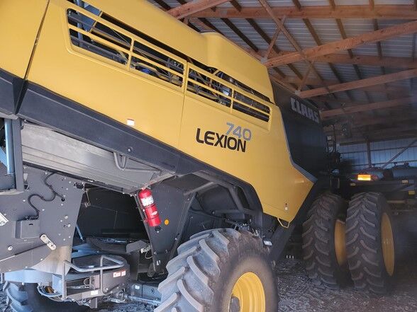 Claas Lexion 740 uzhe v puti kombajn za žito