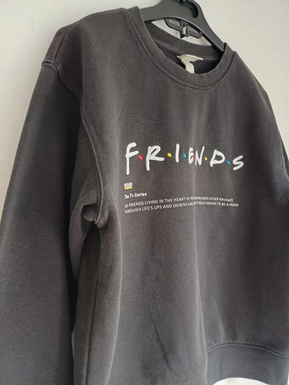 Oversize duks H&M iz FRIENDS kolekcije