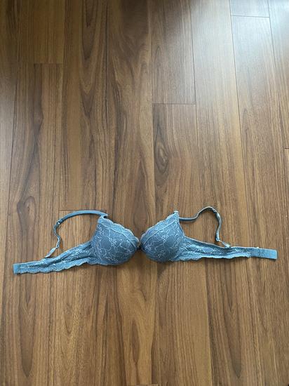 Intimissimi cipkani brus push up 75b ima zicu