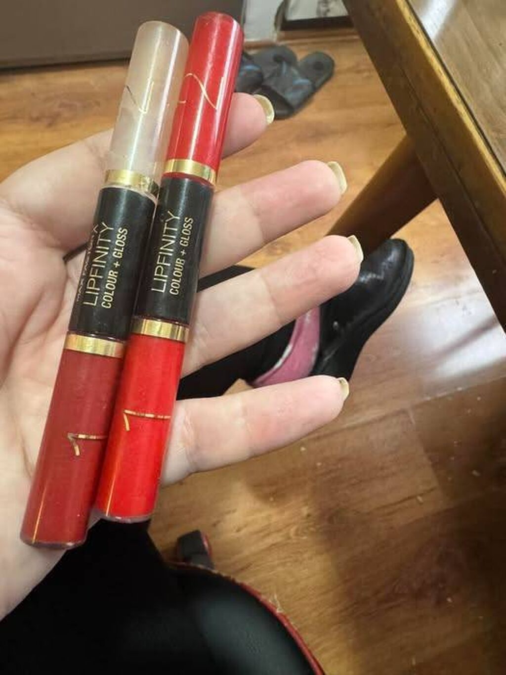 Max factor ruž za usne 1000 DIN Za područje Beograda lično