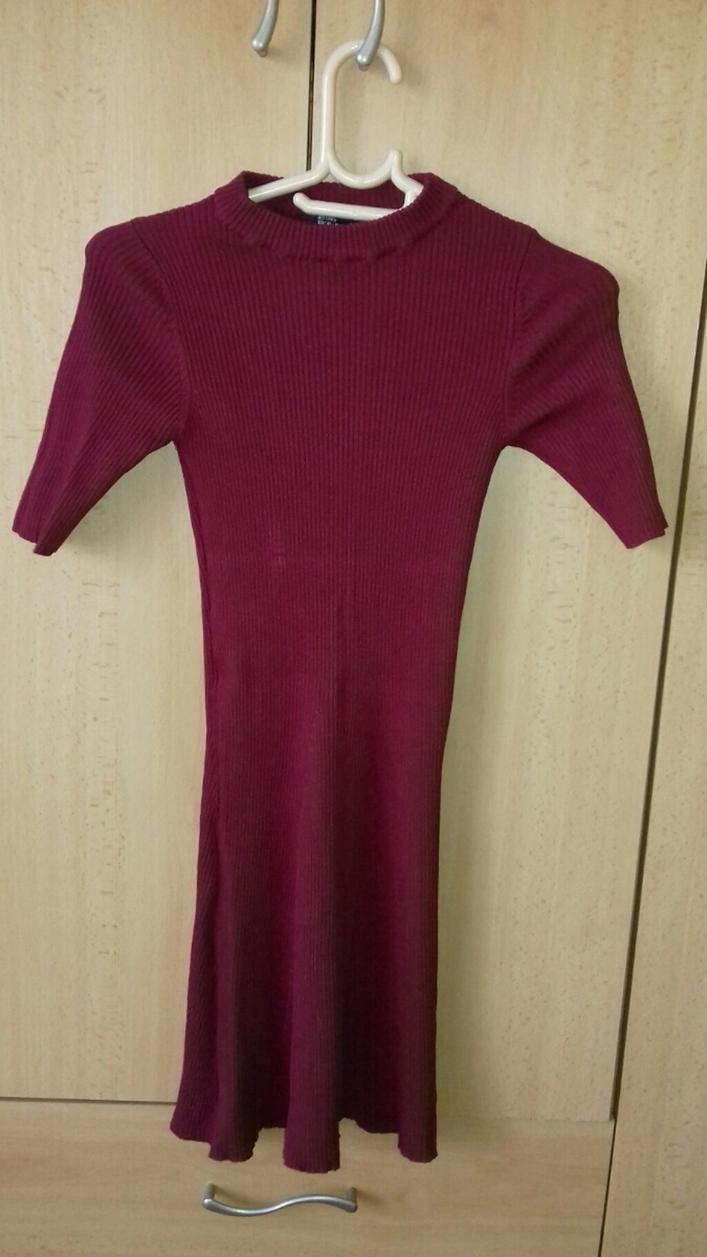 Bershka XS (EU 34), bоја - Bordo, Drugi stil, Kratkih rukava