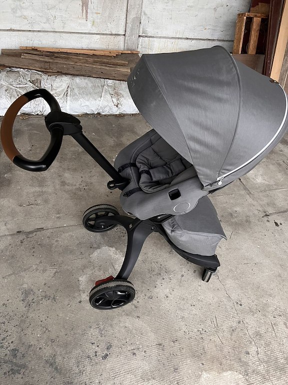 Stokke kolica za bebe xplory grey колица су у добром стању. Продаје