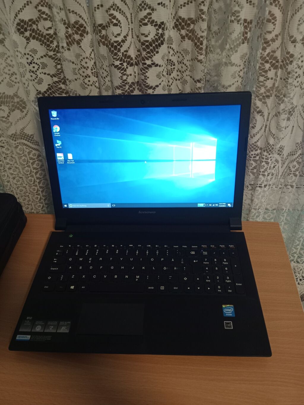 Intel Celeron, 8 GB OZU, 15.6 "